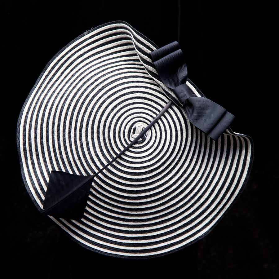 ILARIA | Black & White Circle Disc Retro Cocktail Party Hat w/ Feather ...